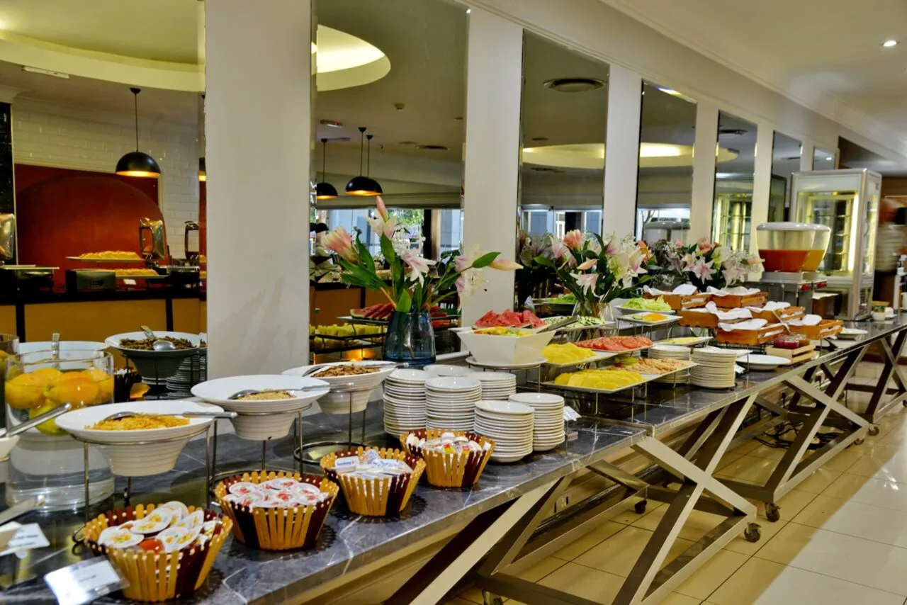 Dining - On the Square Restaurant | The Capetonian